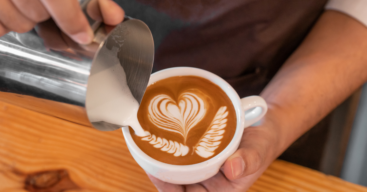 カフェでバリスタになるには専門学校に通うべき？有効活用する方法は？ | カフェ開業講座